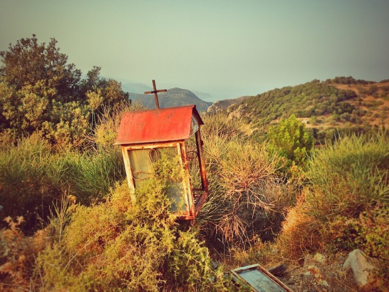 Kandylakia: History and Traditions of the Roadshine Shrines in Greece ...